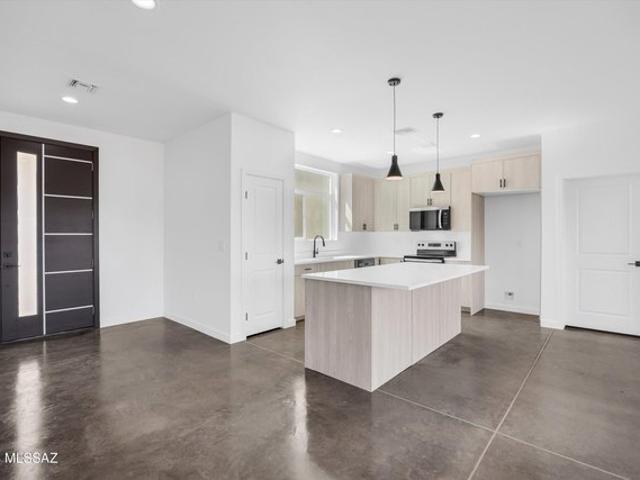 1564 Pinguinos Ct, Rio Rico, AZ 85648