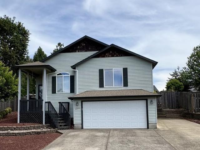 15653 Jade Glen Ave, Sandy, OR 97055