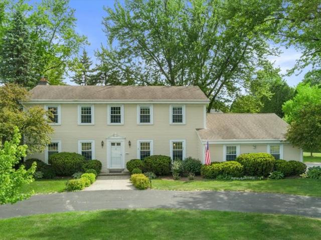 15655 Monet Ct, Brookfield, WI 53005