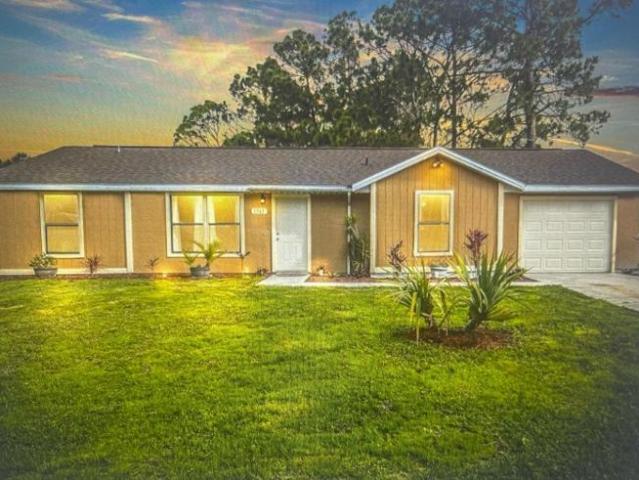 1565 Napanee St NW, Palm Bay, FL 32907