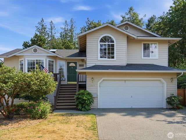 1565 Nordic Pl, Poulsbo, WA 98370
