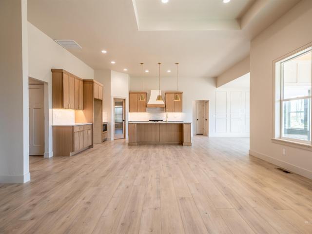 1565 Clear Creek Loop