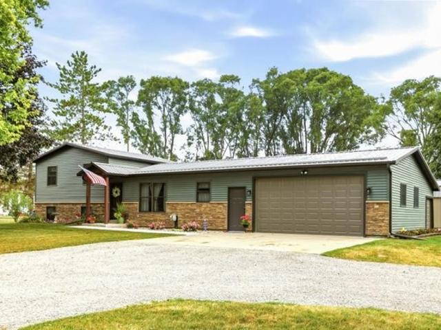 1565 E Deckerville Rd, Caro, MI 48723
