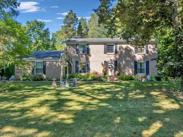 1565 Heather Dr, Mayfield, MI 48446