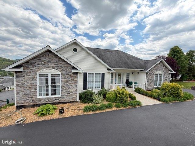 1565 Liberty St, Keyser, WV 26726