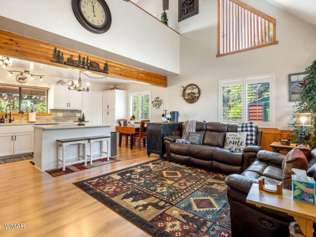 1565 Pineridge Lane