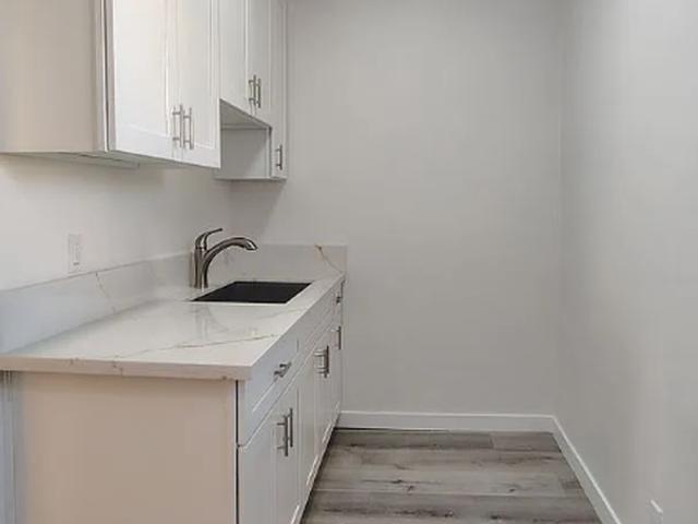 1565 S Hobart Studio Apartment for Rent at 1565 S Hobart Blvd, Los Angeles, CA 90006 UNNC