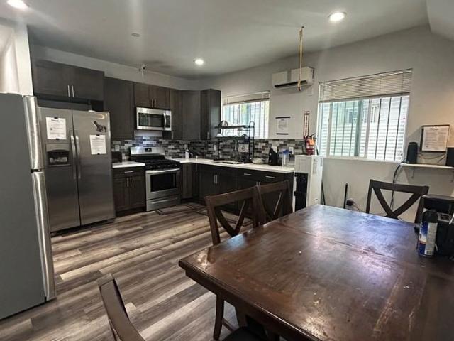 1565 W 36TH ST 1 Bedroom Apartment for Rent at 1565 W 36th St, Los Angeles, CA 90018 Congress North