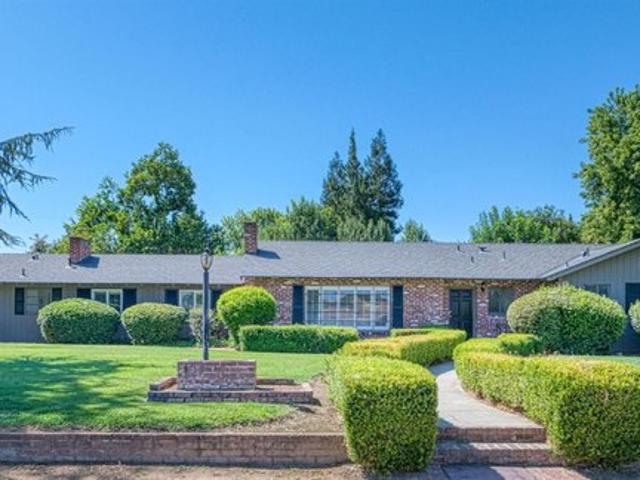 1565 W Barstow Ave, Fresno, CA 93711