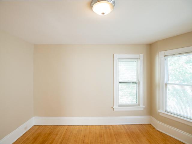$1565 – 2 Bedroom Upper Flat Near UWM 2 Bedroom Apartment for Rent at 2728 N Murray Ave, Milwaukee, WI 53211 Murray Hill