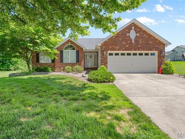 1566 Maplewood Ct, Edwardsville, IL 62025