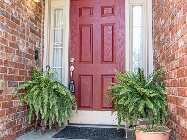 1566 Fianna Place