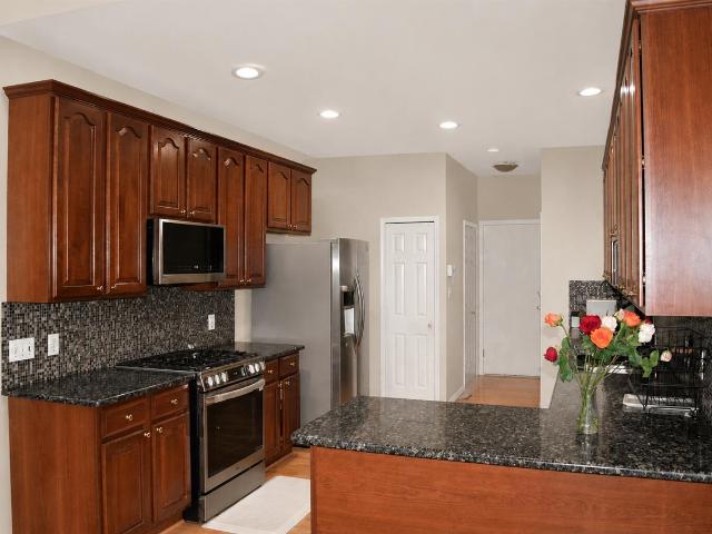 1566 Heron Circle