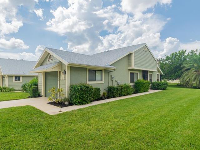 1566 SE Dewberry Ct, Port Saint Lucie, FL 34952