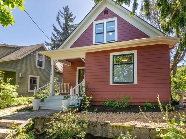 1566 SE Linn St, Portland, OR 97202