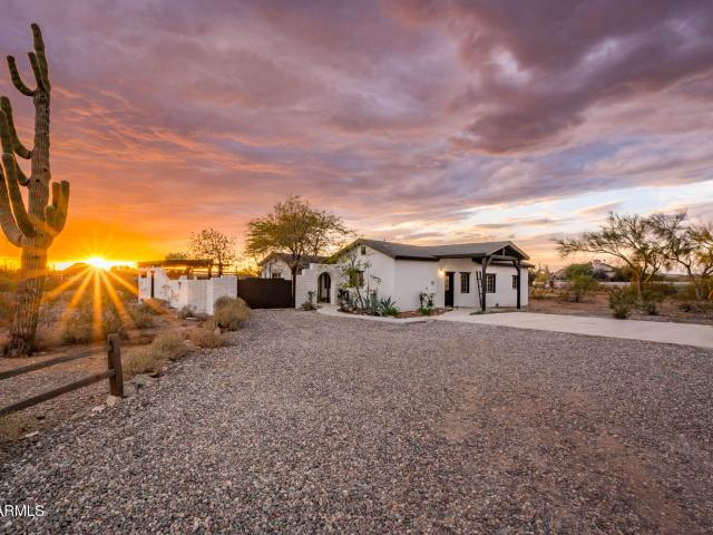 15670 W Skinner Rd, Surprise, AZ 85387 | MLS #7006 | Compass