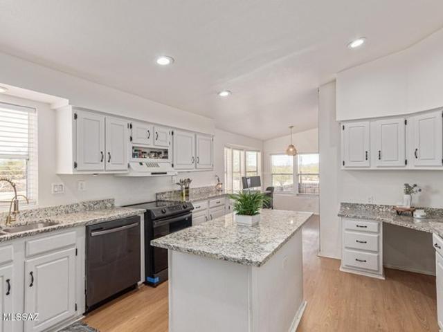 15671 W Yellow Horse Rd, Tucson, AZ 85736