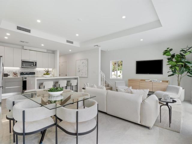 1567 NW 94th Way, Unit 10, Coral Springs, FL 33071 | MLS #A11734