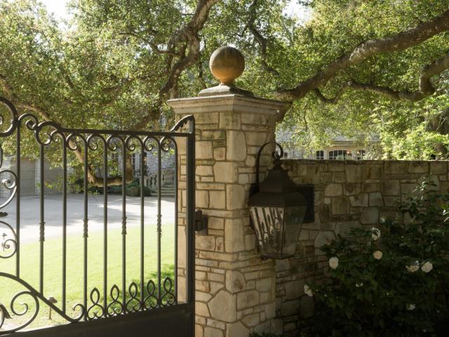 1567 E Valley Rd, Montecito, CA 93108 | MLS #26 738