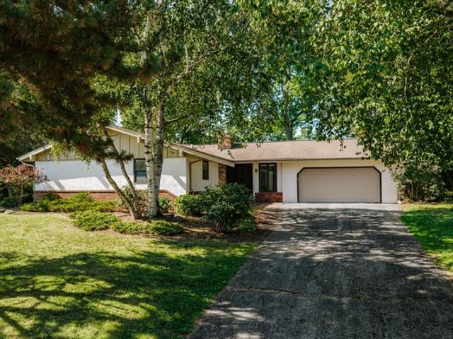 15685 Brojan Dr, Brookfield, WI 53122