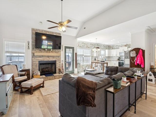1568 Ellie Piper Cir, Clarksville, TN 37043