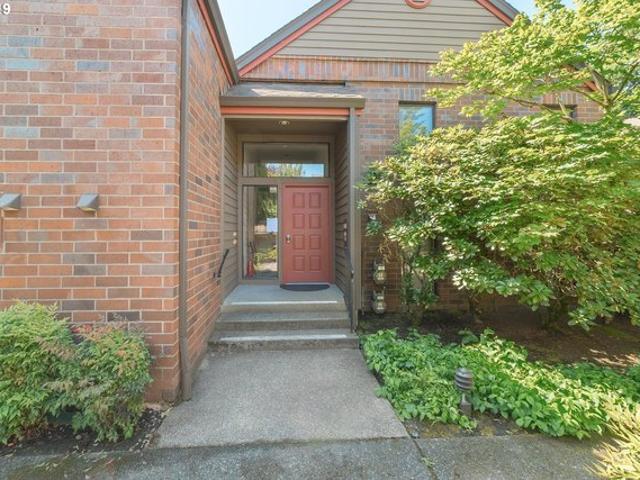 15695 SW 114th Ct Unit 8, Tigard, OR 97224