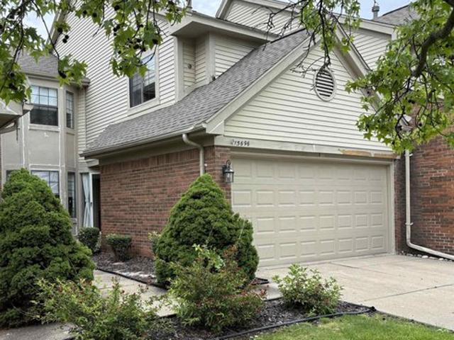 15696 Golfview Dr Ct, Riverview, MI 48193