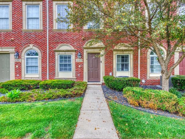 1569 E Lakeview Lane