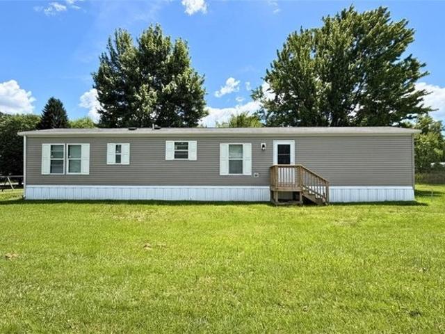 1569 Lee Ln, Grove City, PA 16127