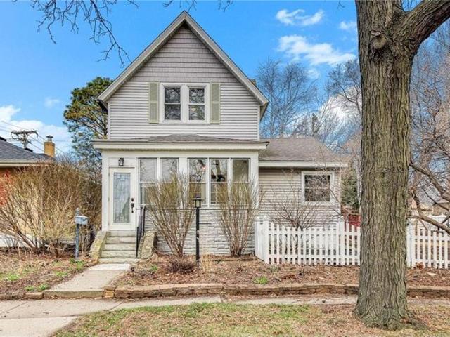 1569 Race St, Saint Paul, MN 55102
