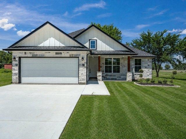 1569 Well Service Rd, Bowie, TX 76230
