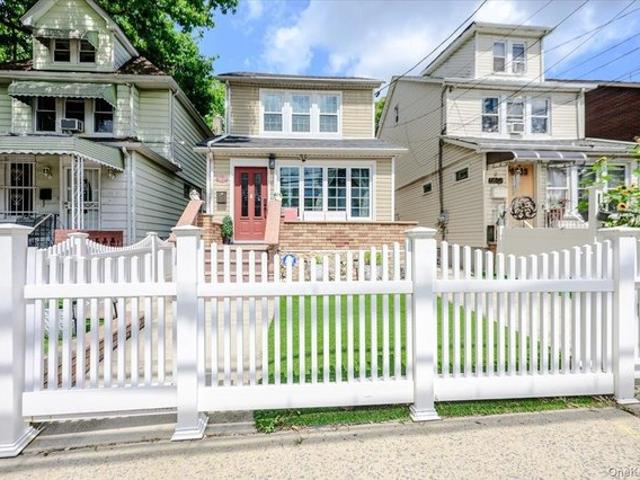 156 03 th Ave, Jamaica, NY 11433