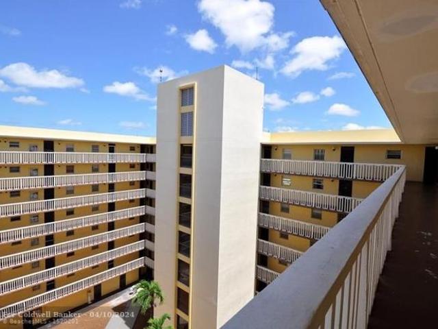 15600 NW 7th Ave #511, Miami, FL 33169