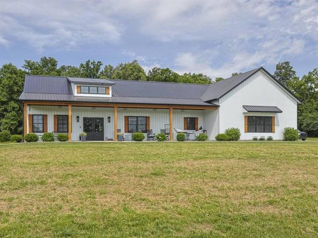 15607 Ireland Rd, Moores Hill, IN 47032