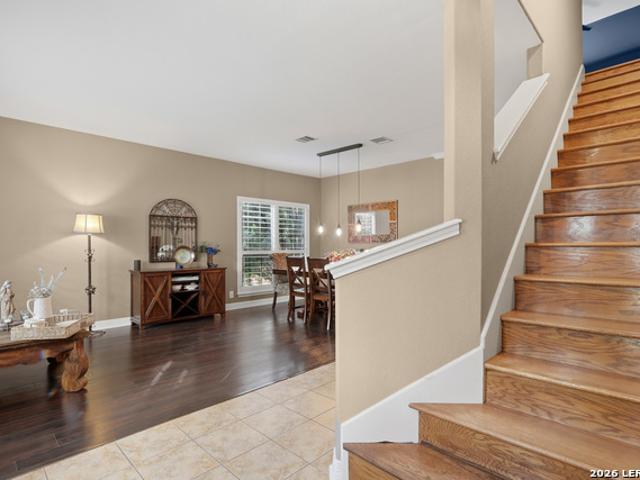 15607 Mission Crst