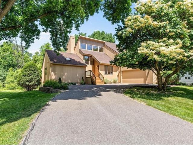 15604 White Pine Dr, Minnetonka, MN 55391