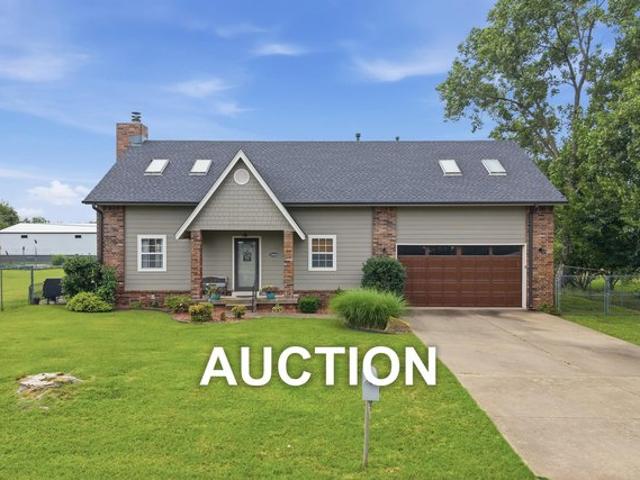 15604 E Oklahoma St, Catoosa, OK 74116