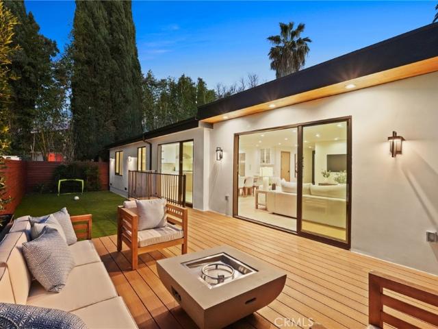 15609 Huston St, Encino, CA 91436 | MLS #SR26038 | Compass