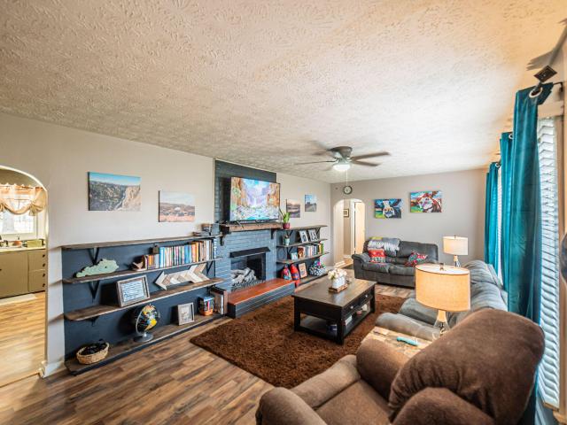 1560 Meacham Lane