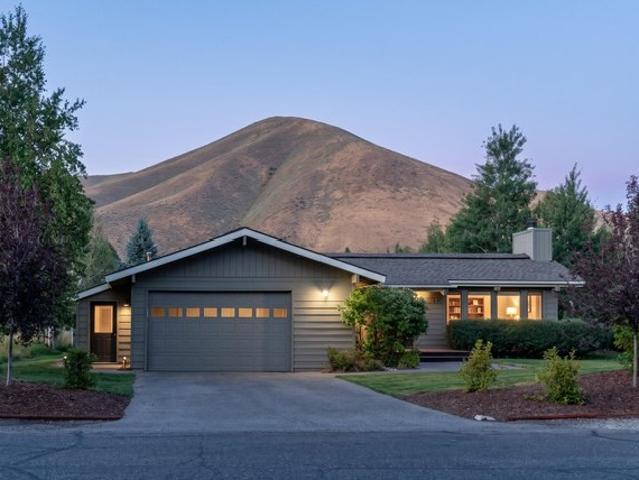 1560 N 2nd Ave, Hailey, ID 83333