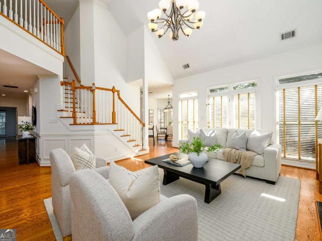 1560 Oak Park Cove
