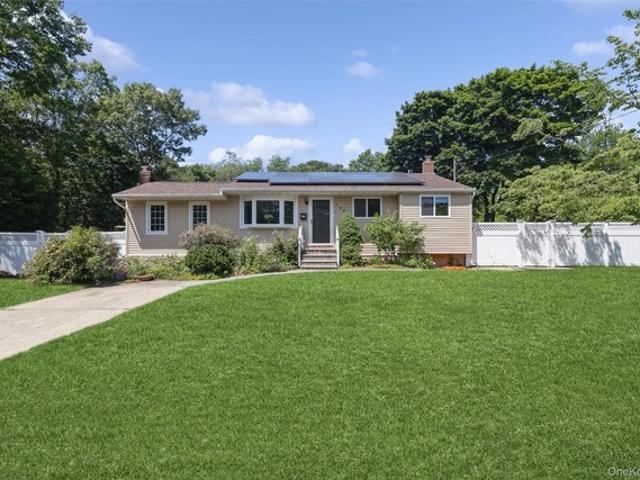1560 Brightshore Blvd, Bay Shore, NY 11706