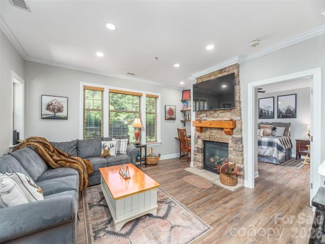1560 Country Club Drive # A101