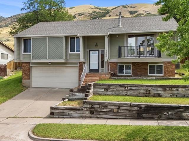1560 E Hills Dr N, Bountiful, UT 84010