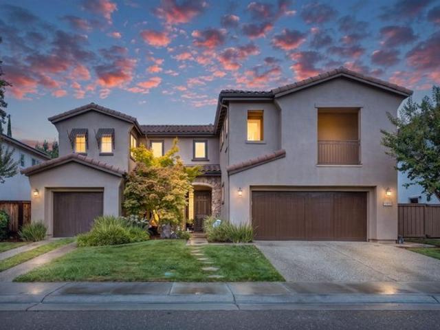 1560 Freswick Dr, Folsom, CA 95630