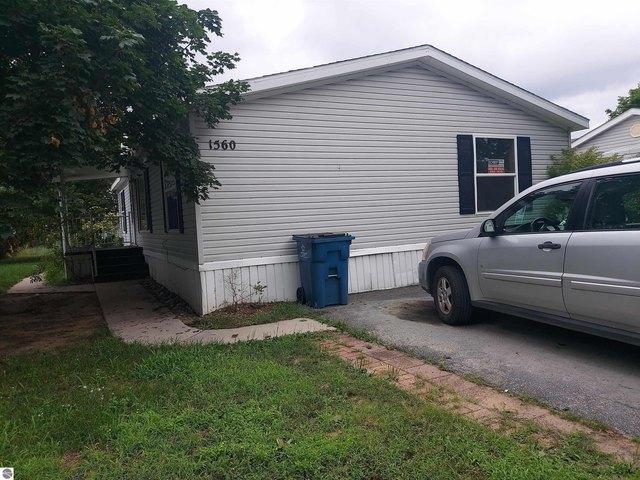1560 Pauls Pl, Traverse City, MI 49686
