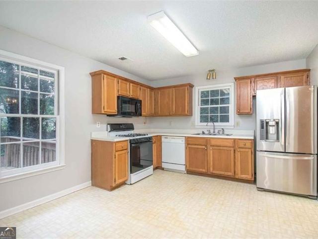 1560 Red Briar Way