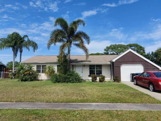 1560 Roxbury Ct NE, Palm Bay, FL 32905