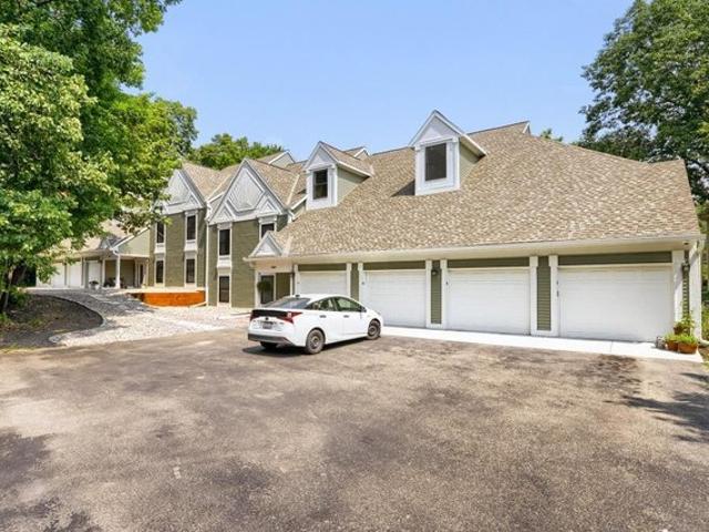1560 th Ave N Apt D, Plymouth, MN 55447
