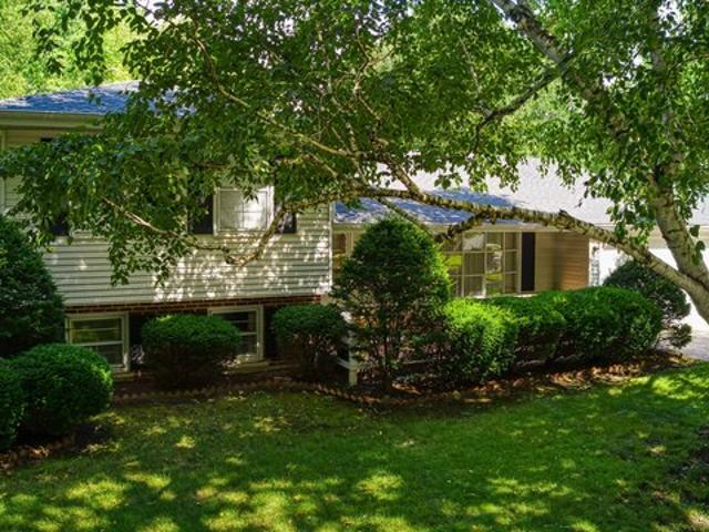 1560 Warbler Dr, Naperville, IL 60565